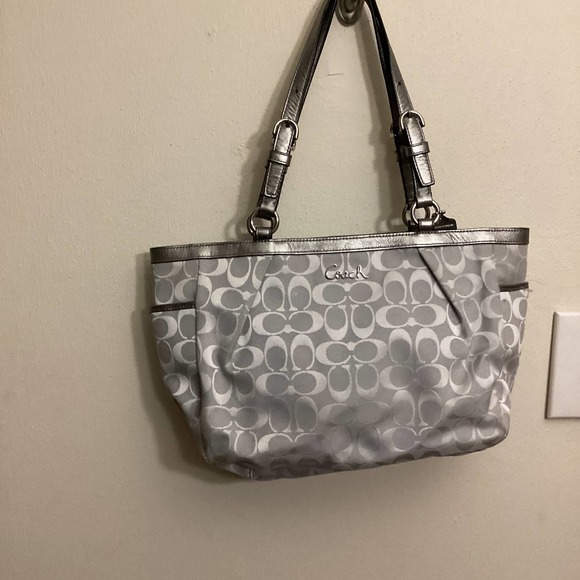 Coach | Bags | Vintage Coach Gallery Signature Silver Gray Color ...